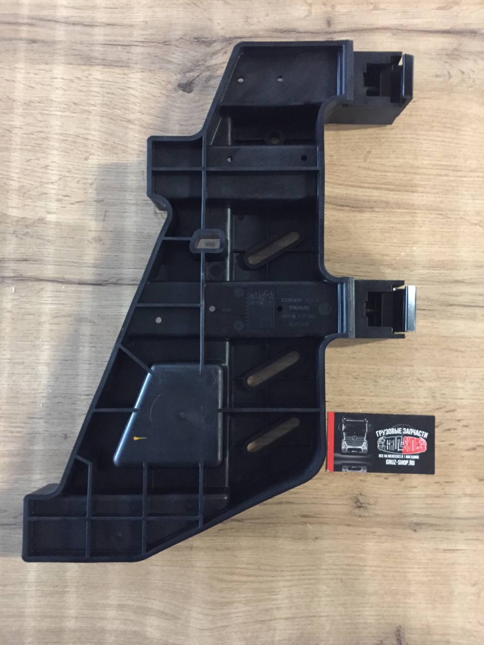 Кронштейн Scania правый спойлера кабины 2326969, 2326969 по бренду SCANIA